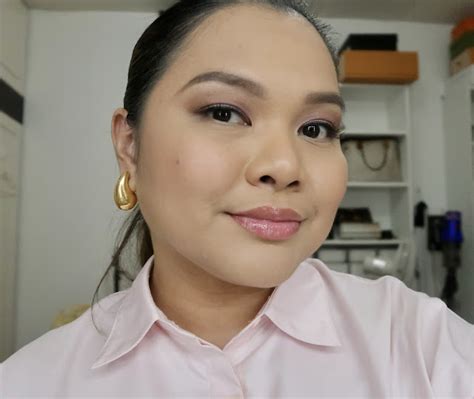 Grwm Cosmetics Lip Maxx Liquid Lip Balm Review And Complete Swatches Gloss And Balm In One