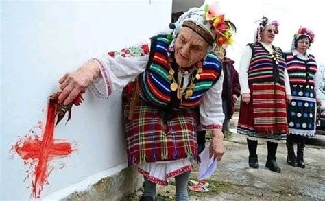 Български традиции и обичаи Празник е Петльовден Свързан е със събирането на най тежкия