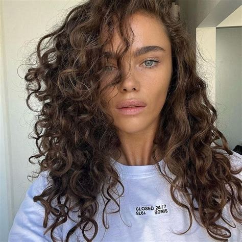 Cheveux Bouclés Ce Shampoing à La Vitamine E Cumule Les Ruptures De Stock Elle