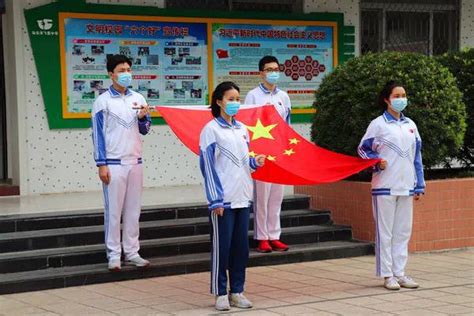 特别的升旗仪式永恒的爱国情怀汕头市飞厦中学五一升旗仪式 搜狐大视野 搜狐新闻