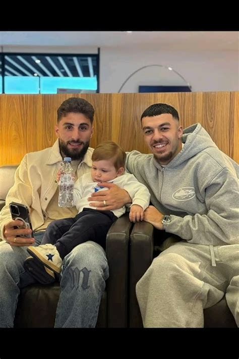 🇬🇪 ზურიკო დავითაშვილი მისი პატარა დათი და გიორგი მიქაუტაძე საქართველოსკენ მოემართებიან Youtube