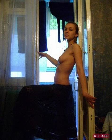 Студентка показала стриптиз партнеру у него дома Pic