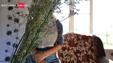 20 წლის ფეხმძიმე გოგო ბათუმის ნაგავსაყარზე ცხოვრობს „სახის გამოჩენა არ მინდა“ Batumelebi