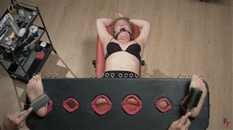 Vanda Intense Tickling In Stocks Upperbody And Feet Hd 720p Mp4