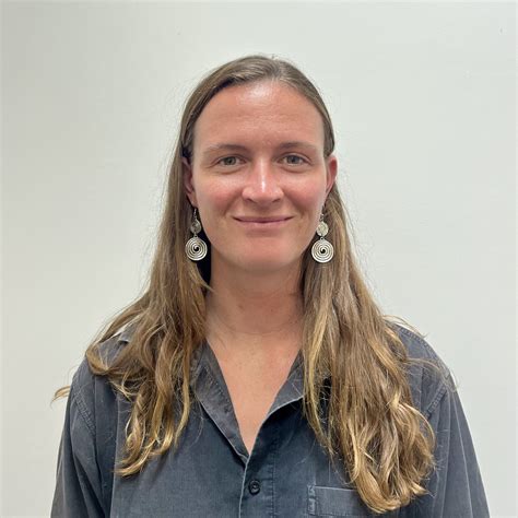 Helen Millar Author Bio