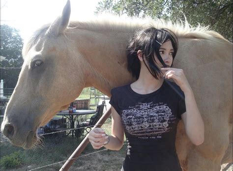 Pin By ౨ৎ On Class Of 09 In 2025 Grunge Pictures Pose Reference