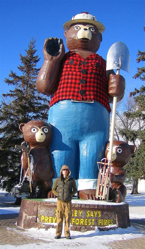 22jan2007 Roadside Attractions Smokey The Bears International Falls