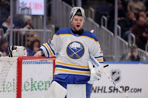 Jason Zuckers 2 Goal Effort Helps Surging Sabres Defeat Islanders