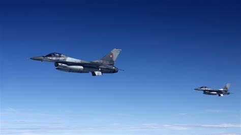 Нидерландия изпрати изтребители F 16 на Украйна News Bg