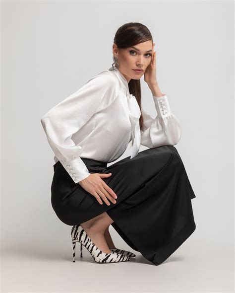 Представляем вам восхитительный ансамбль который станет идеальным выбором для торжественных