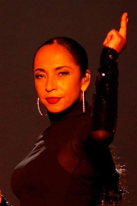 Pin By George Humphrey On Sade Sade Beautiful Dark Skinned Women Shes A Lady