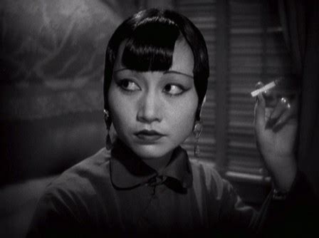 1932 Anna May Wong In La Hausse Du Prix Des Cigarettes Bretzel Liquide