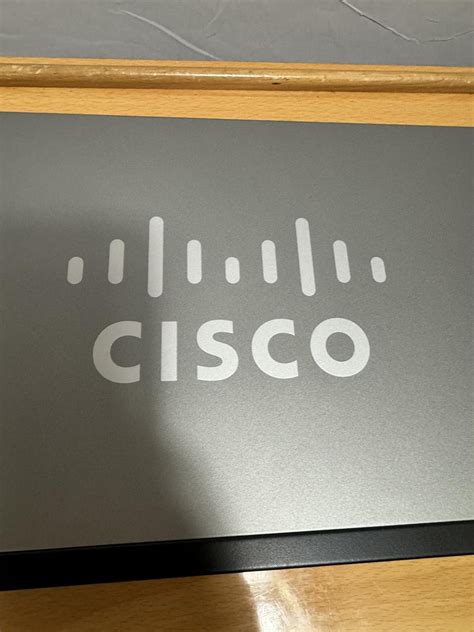 Cisco 24 Port 10 100 Switch With Gigabit Uplinks Be6 0f1 C76 Tracouk