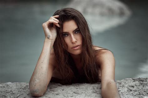 Nijole Tomash Masojc On Fstoppers Photography Words Senior Portraits