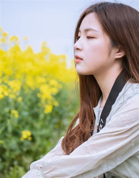 油菜花拍照姿势图片大全 掌握这些油菜花拍照技巧出图美美的 旅泊网