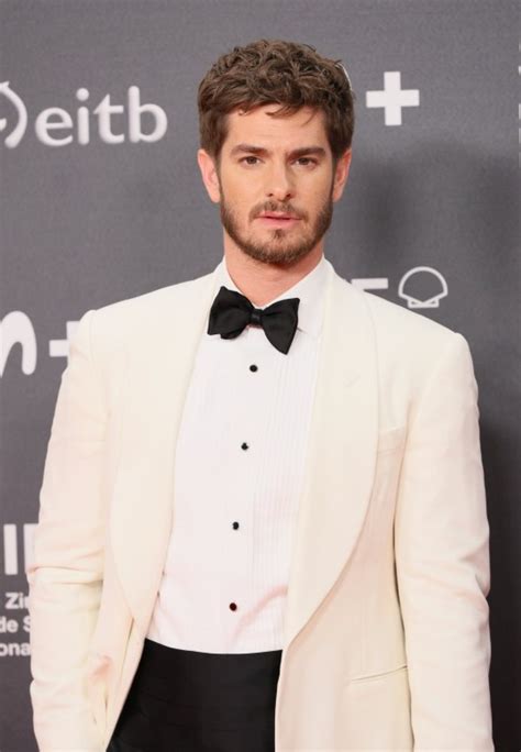 Florence Pugh And Andrew Garfield Went Further Than They Meant To In Sex Scene Metro News