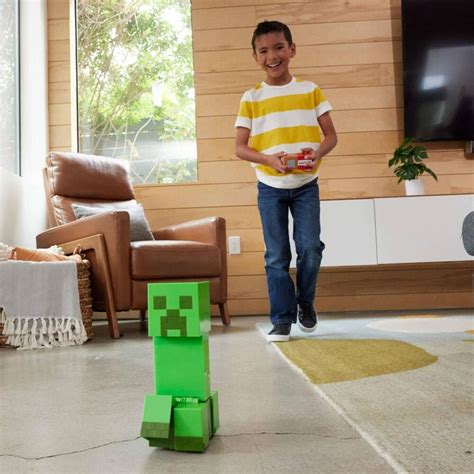 Mattel Minecraft Exploding Remote Control Creeper Figure