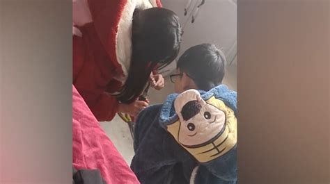 B Th Ch Th C Con Trai M K T S T Con D D Ng M Trong Gi Y