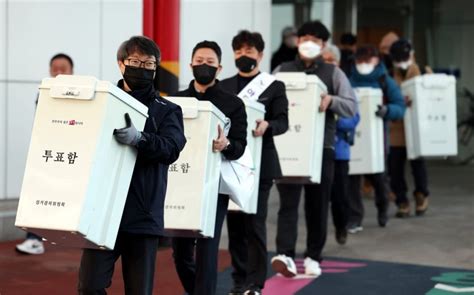 사진톡톡 조합장선거 투표함 들고 섬으로 파이낸셜뉴스