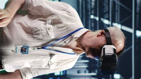 Vertical Enginner With Vr Headset In Data Center Stock Video Video Of Innovation Technology