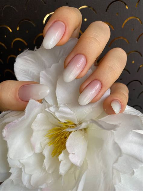 Градиент на ногтях 🤍