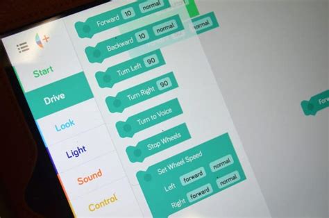 Intro To Coding With The Dash And Dot Robots Made By Wonder Workshop