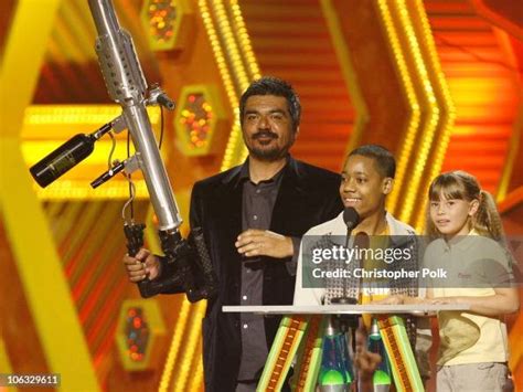 George Lopez Tyler James Williams And Bindi Irwin Presenters News