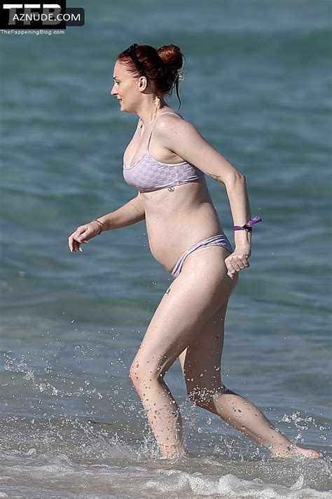 Sophie Turner Sexy Seen Flaunting Her Hot Body In A Bikini On The Beach In Miami AZNude