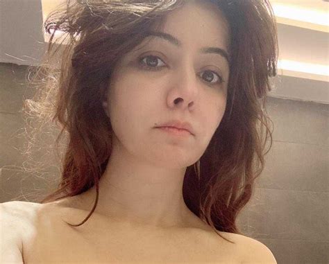 Rabi Pirzada Lands In Major Controversy Oyeyeah