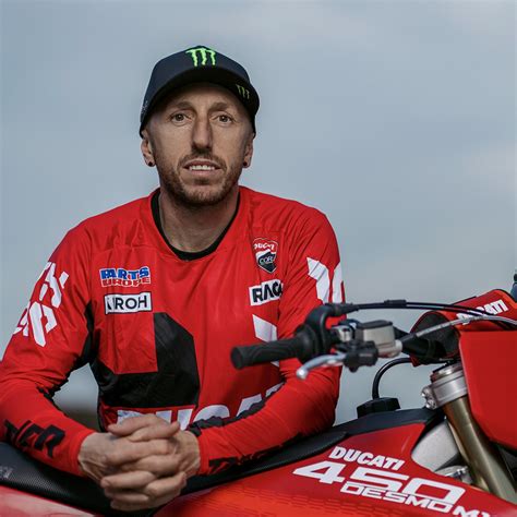 Ducati Egypt Mti Ducati Hyperstrada The Hyperstrada Model Represents A New Dimension For