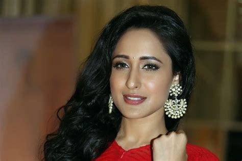 Pragya Jaiswal Face Hd 1440x960 Wallpaper Pragya Jaiswal Face Hd 1440x960 Wallpaper