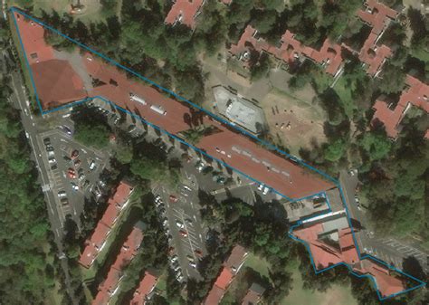 Python Extracting The Least Area Image Around A Shapely Polygon With