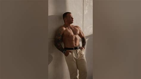 Разведение на плечи с гантелями стоя Youtube