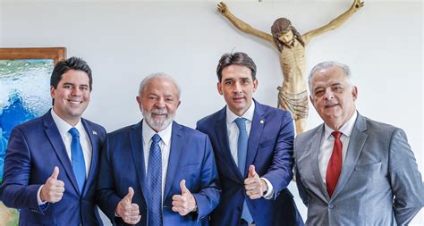 Em Cerimônia Reservada Lula Dá Posse A Ministros Do Centrão Política