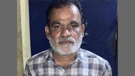 പ്രായപൂർത്തിയാകാത്ത പെണ്‍കുട്ടികൾക്ക് അശ്ലീല വീഡിയോകൾ കാണിച്ച്