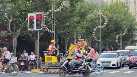 看似杂乱无序实则尽然有序 这就是上海 新浪新闻