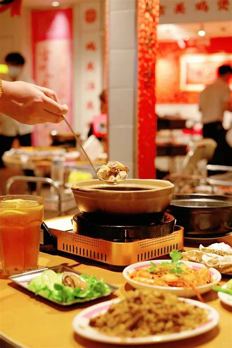 烟火气十足的港式打边炉，醉鸡煲香飘四溢