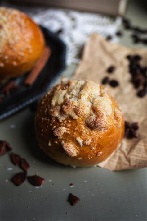 Ginger Lassy Buns From Bookshops And Bonedust Cozy Fantasy Dessert