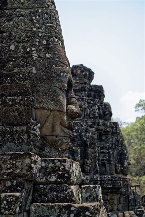 Ankgor Thom Stock Image Image Of Statues Angkor Smile 98397069