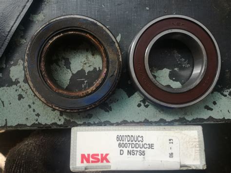 Замена подвесного подшипника правого привода. — Renault Megane III, 1,5 ...