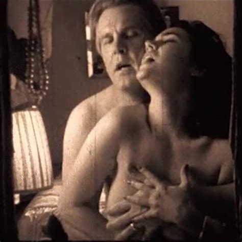 Jennifer Connelly In Waking The Dead