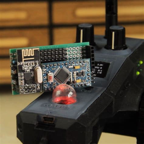 📻 用于遥控车船的 Arduino 手柄式发射器 8ch 无线电控制器・文件用于 Stl 三维打印・cults