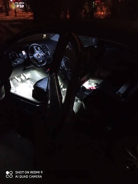 Подсветка ног и светодиодные лампы в плафон — Volkswagen Polo Sedan, 1 ...