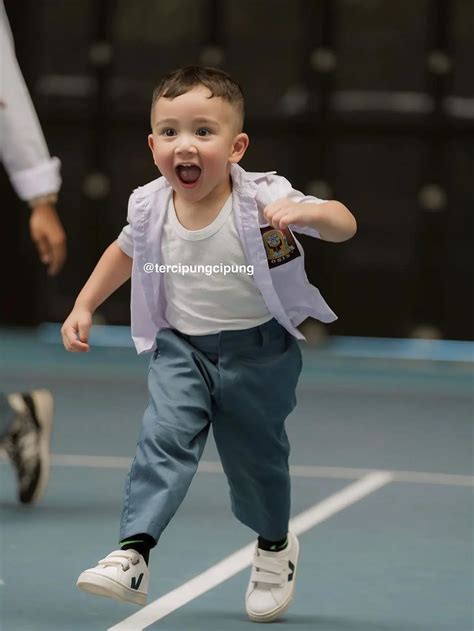 Gantengnya Cipung Pakai Seragam Sma Potretnya Bikin Dilan Bisa Minder Entertainment Fimela Com