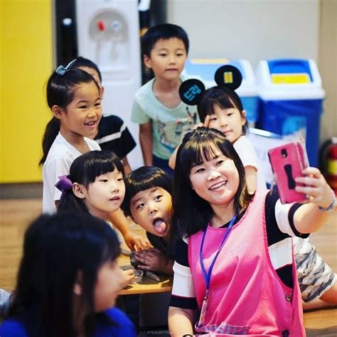 맛있는 조리연구소 오스파 Osfa 목이버섯 특징과 효능 목이버섯 주로 습한 기후의 죽은나무에서 자생하는 목이버섯은 희색이나 검은색 또는 노란빛의 색상을 가