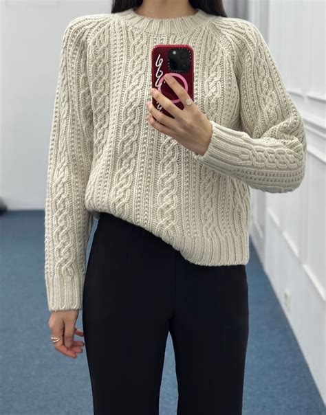 케이블니트 꽈배니트 울니트 나그랑 레글런 탄탄 라운드 도톰 봄가을겨울 여자 여성 긴팔 기본 베이직 여리핏 여유핏 광주광역시 남구 월산5동 비즈프로필