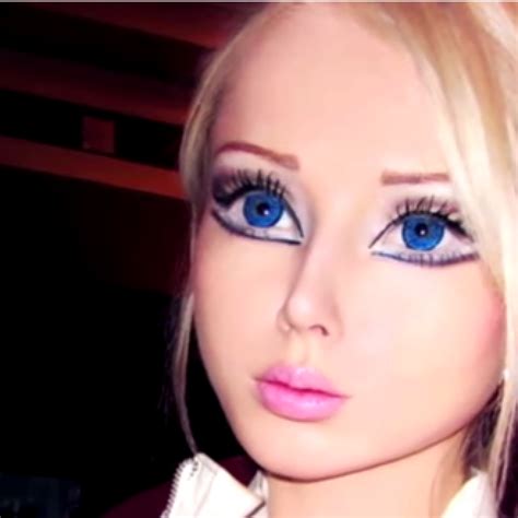 Famille De Valeria Lukyanova The Strange World Of The Human Barbie