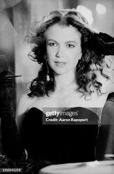 Elizabeth Berridge Photos And Premium High Res Pictures Getty Images