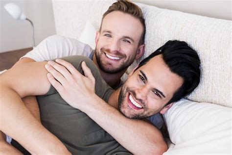 10 Tips For Bi Curious Men To Explore Their Sexuality Bisexual Dating