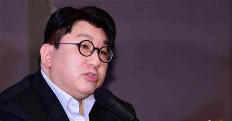 방시혁 “bts 2025년 완전체 컴백 정해진 건 아냐”